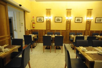 Hotel Camelia - Guest Reservations